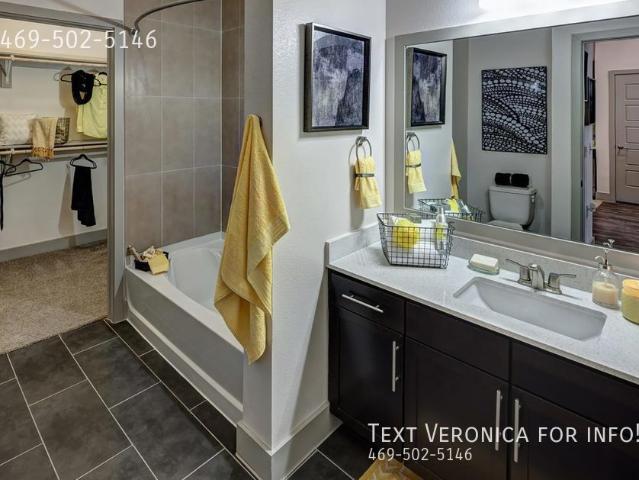 1 BR, 1 BA Apartment 1110 South Cesar Chavez Blvd, Dallas, TX 75201