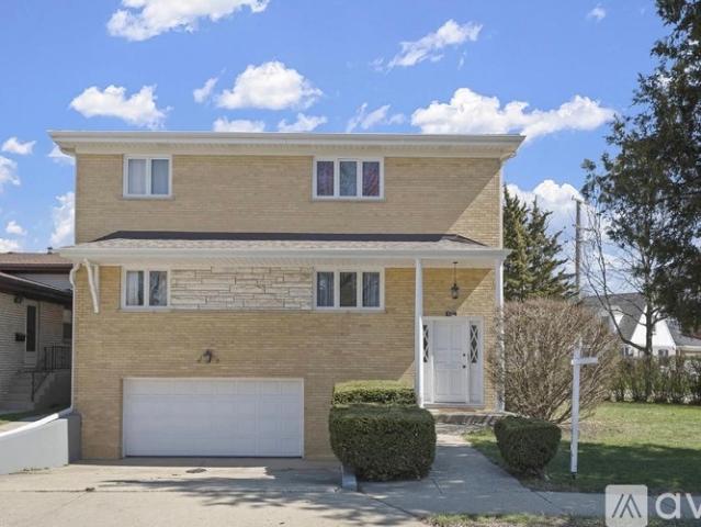 1 BR, 1 BA Apartment 1121 N Northwest Hwy, Unit 1, Park Ridge, IL 60068