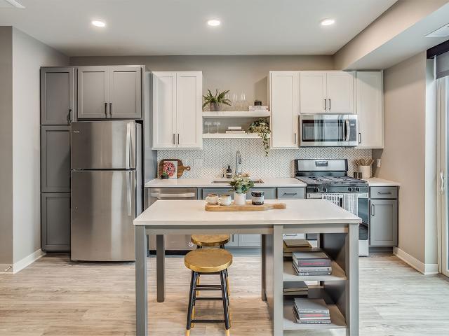 1 BR, 1 BA Apartment 1125 Lagoon Avenue Unit 610, Minneapolis, MN 55408