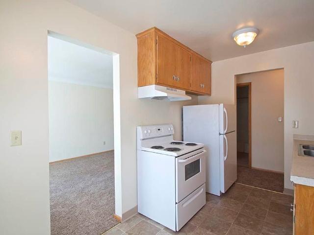 1 BR, 1 BA Apartment 1125 Roselawn Ave W Unit 1943 04, Saint Paul, MN 55113