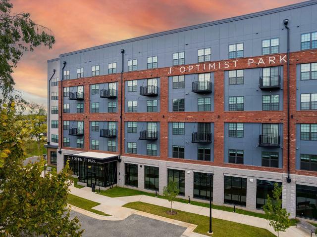 1 BR, 1 BA Apartment 1130 N. College Street Unit 413, Charlotte, NC 28206