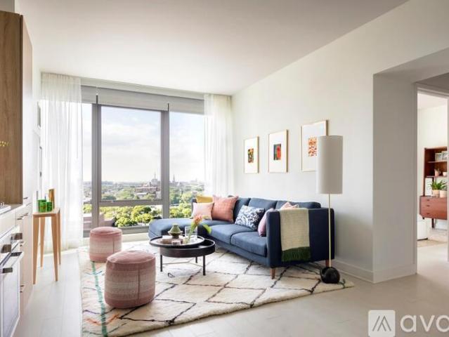 1 BR, 1 BA Apartment 1135 W Van Buren St, Chicago, IL 60607