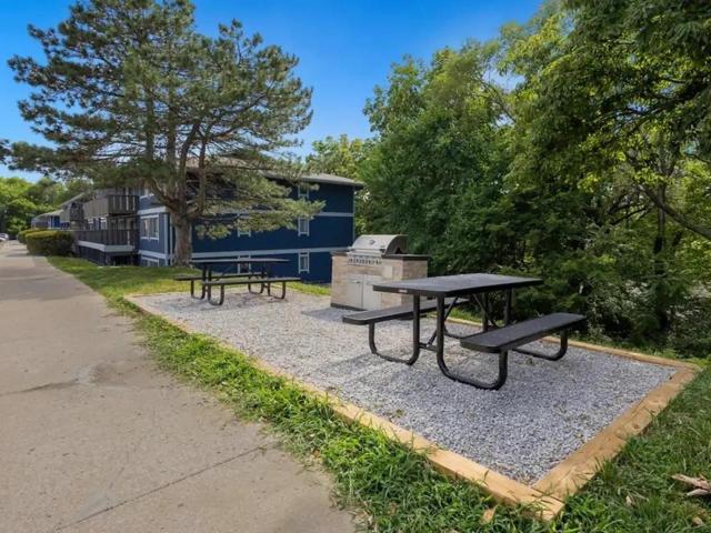 1 BR, 1 BA Apartment 1136 West College Street Unit 504 412, Liberty, MO 64068