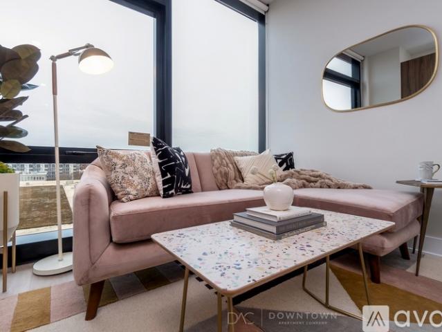1 BR, 1 BA Apartment 1143 W Van Buren St, Unit 701, Chicago, IL 60607