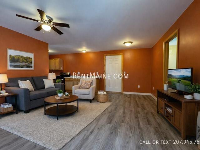 1 BR, 1 BA Apartment 114 Bridge St. Apt Farmington, ME 04938