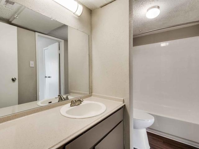 1 BR, 1 BA Apartment 11500 Green Plaza Dr Unit 1711, Houston, TX 77038