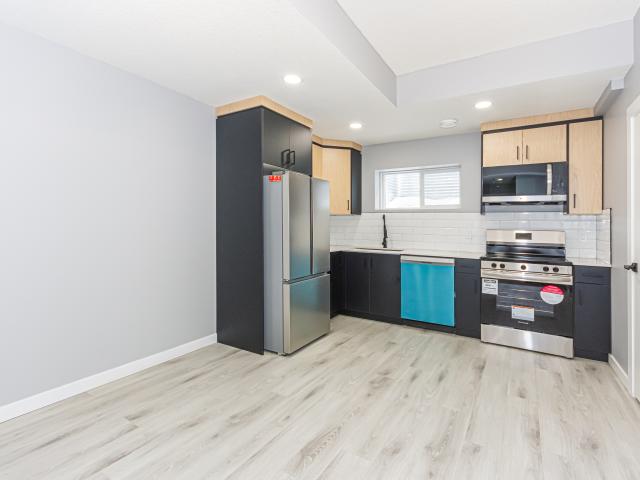 1 BR, 1 BA Apartment 11547 Saint Albert Trl NW, Edmonton, AB T5M 3L4