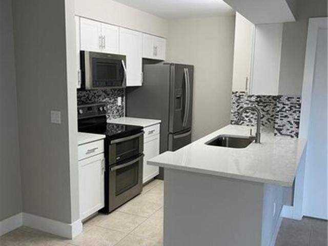 1 BR, 1 BA Apartment 116 Santa Clara Dr, Unit 4, Naples, FL 34104