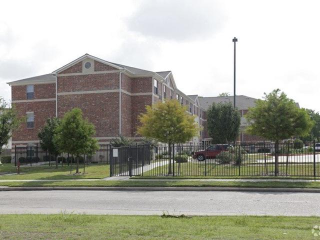 1 BR, 1 BA Apartment 11800 S. Glen Dr Houston, TX 77099