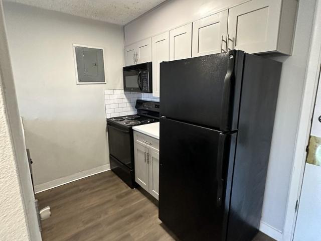 1 BR, 1 BA Apartment 11852 E. 16th Ave, Aurora, CO 80010