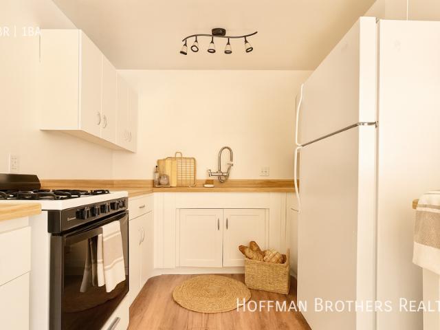 1 BR, 1 BA Apartment 11980 Laurelwood Dr, Studio City, CA 91604