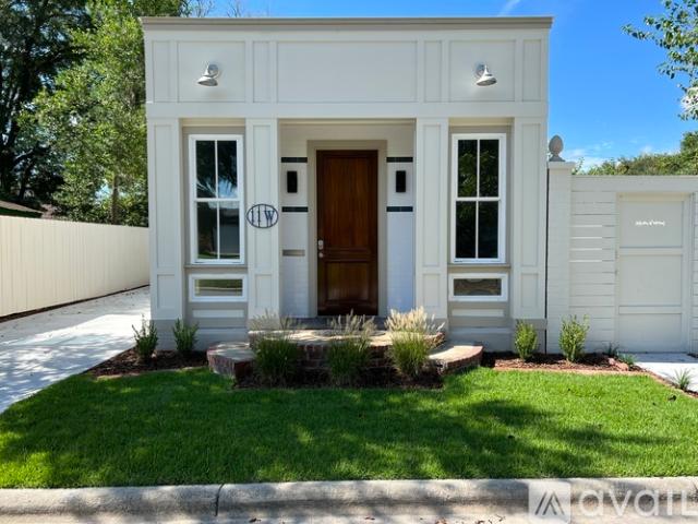 1 BR, 1 BA Apartment 11 W 45th St, Unit B, Savannah, GA 31405