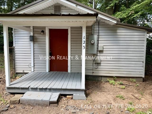1 BR, 1 BA Apartment 123 1/2 Tuggle St, Carrollton, GA 30117