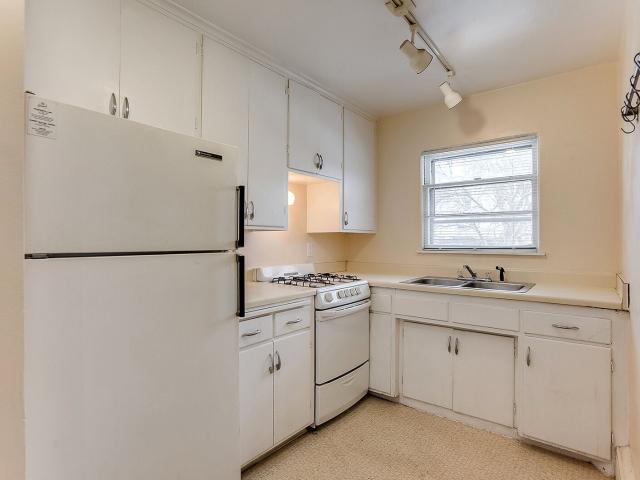 1 BR, 1 BA Apartment 123 W 26th St Unit 13, Minneapolis, MN 55404