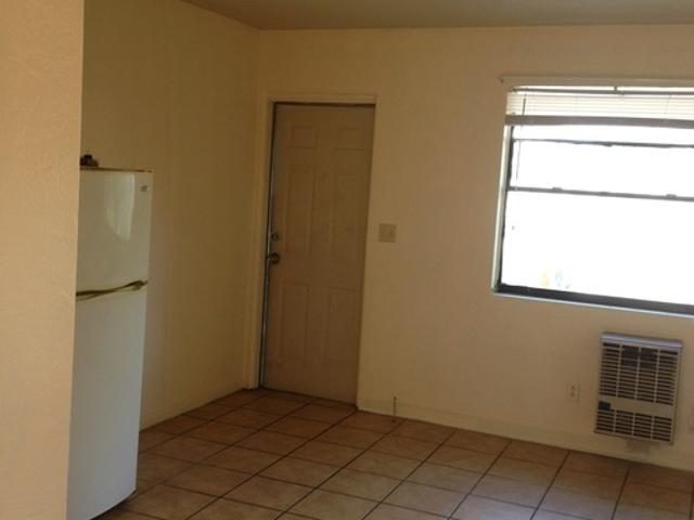 1 BR, 1 BA Apartment 123 Congress Ave, Unit 4, Daytona Beach, FL 32114