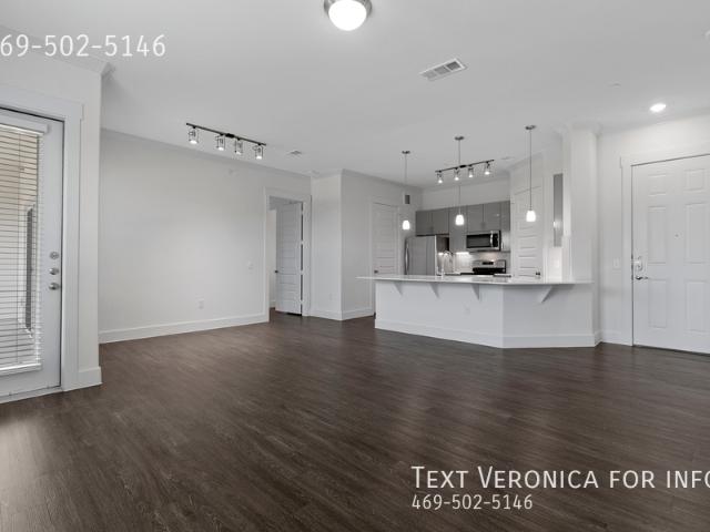 1 BR, 1 BA Apartment 12000 S Interstate 35 Frontage Rd, Austin, TX 78747