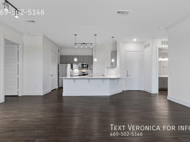 1 BR, 1 BA Apartment 12000 S Interstate 35 Frontage Rd, Austin, TX 78747