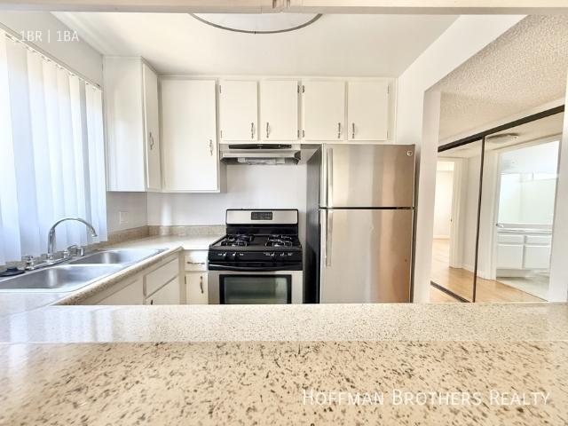 1 BR, 1 BA Apartment 1200 N Orange Dr, Los Angeles, CA 90038