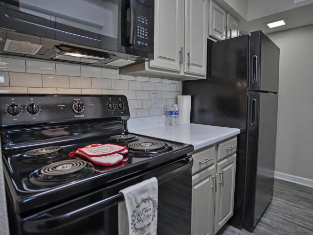 1 BR, 1 BA Apartment 1200 W Taylor St Unit 16 2206, Sherman, TX 75092