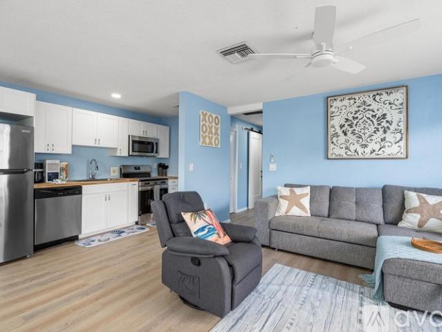1 BR, 1 BA Apartment 120 177th Ave W, Unit A, Redington Shores, FL 33708