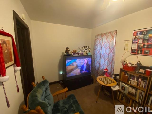 1 BR, 1 BA Apartment 1210 West Hope Avenue, Unit Lower Room B, Milwaukee, WI 53209
