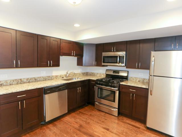 1 BR, 1 BA Apartment 1218 W Diversey Pkwy, Unit Garden, Chicago, IL 60657