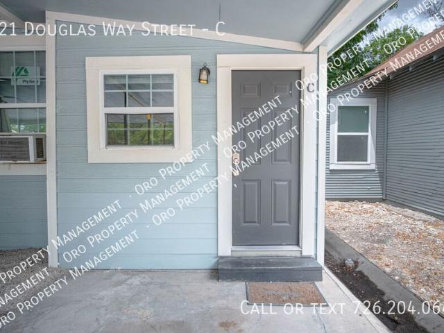 1 BR, 1 BA Apartment 121 Douglas Way Street, San Antonio, TX 78210