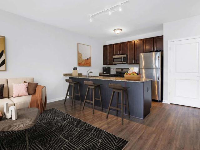 1 BR, 1 BA Apartment 121 North Cross Street Unit 404, Wheaton, IL 60187