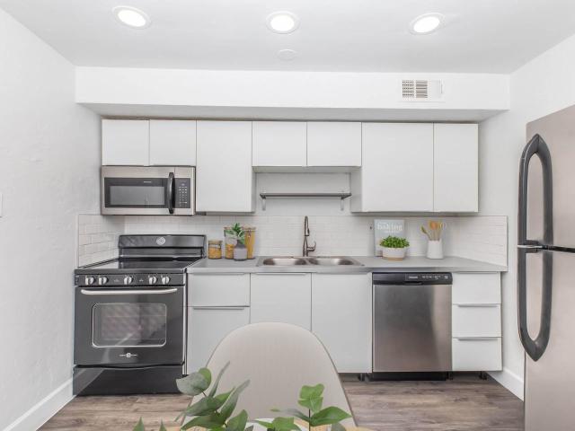 1 BR, 1 BA Apartment 1220 E Medlock Drive Unit 105, Phoenix, AZ 85014