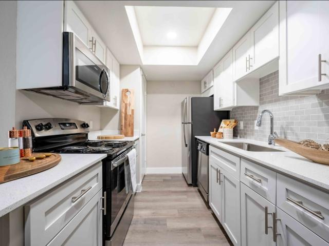 1 BR, 1 BA Apartment 12211 N Paradise Village Pkwy W Unit 105, Phoenix, AZ 85032