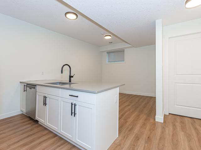 1 BR, 1 BA Apartment 12224 112 Avenue Northwest 4B, Edmonton, AB T5M 2S8