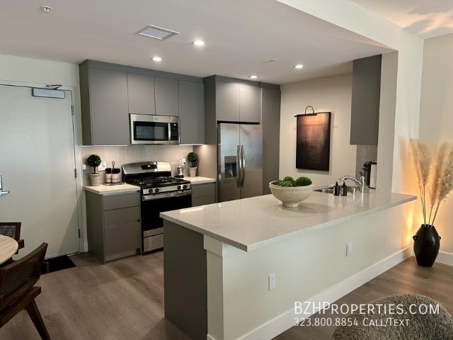 1 BR, 1 BA Apartment 1223 N Hayworth Ave, West Hollywood, CA 90046
