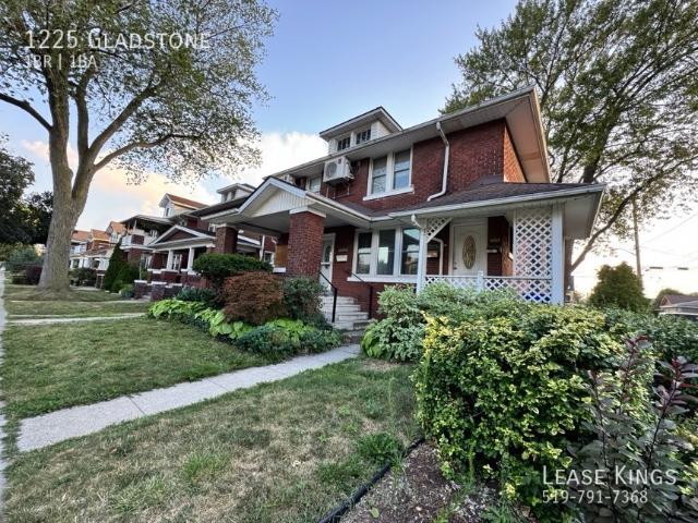 1 BR, 1 BA Apartment 1225 Gladstone, Windsor, ON N8X 1H3