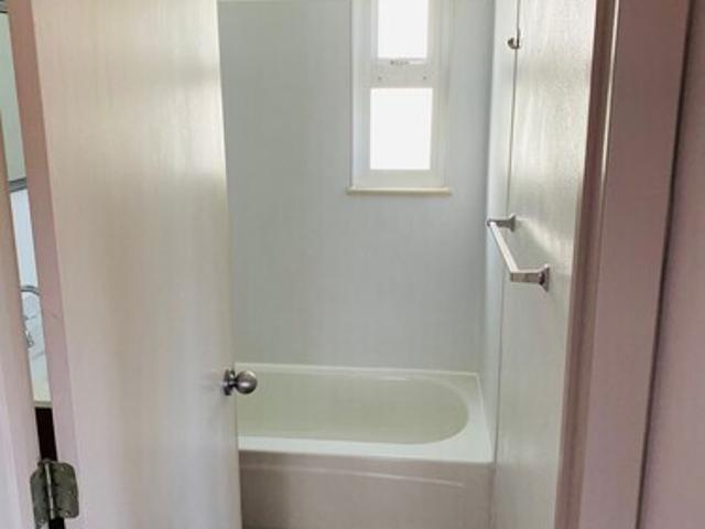 1 BR, 1 BA Apartment 1226 Taylor Ave N, Unit 4, Seattle, WA 98109