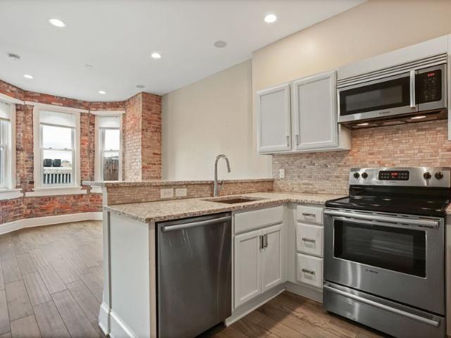 1 BR, 1 BA Apartment 1227 15th St NW, Washington, DC 20005