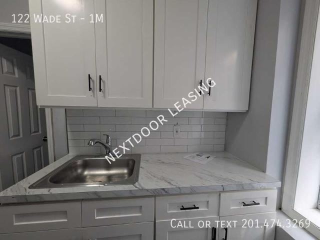 1 BR, 1 BA Apartment 122 Wade St, Jersey City, NJ 07305