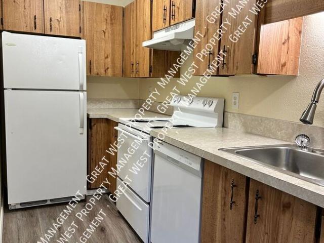 1 BR, 1 BA Apartment 12321 107th Ave. Court East, Puyallup, WA 98374
