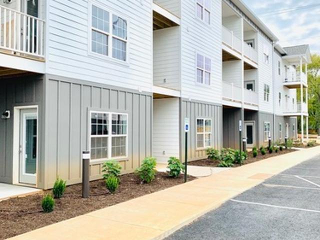 1 BR, 1 BA Apartment 1235 Kenilwood Way, Unit 103, Bowling Green, KY 42104