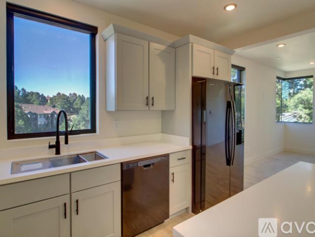 1 BR, 1 BA Apartment 1246 East Jen Drive, Unit 102, Flagstaff, AZ 86001