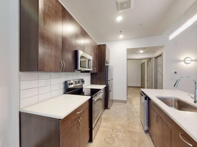 1 BR, 1 BA Apartment 124 East 7th Street Unit 702, Cincinnati, OH 45202