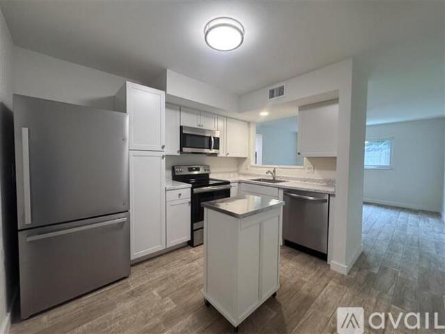 1 BR, 1 BA Apartment 1258 Barbara Dr, Unit 105, Venice, FL 34285