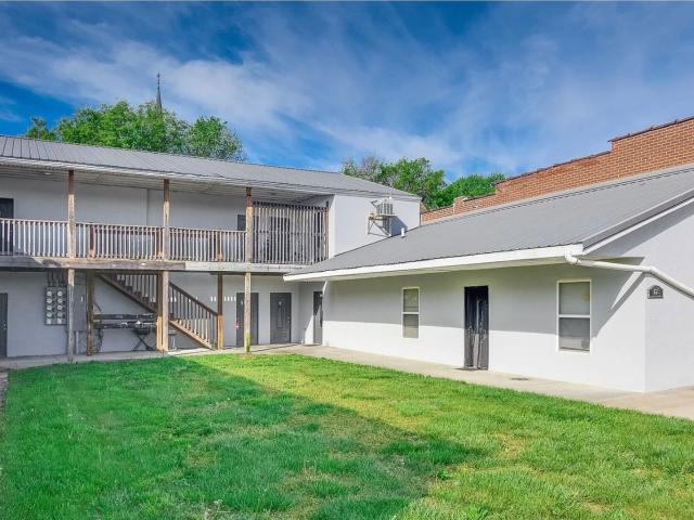 1 BR, 1 BA Apartment 125 W Dunklin, Jefferson City, MO 65101