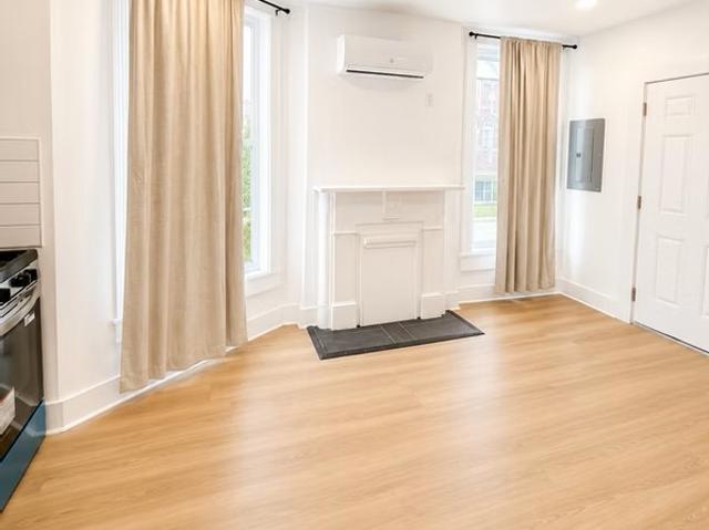 1 BR, 1 BA Apartment 126 W. College St. Unit 8, Louisville, KY 40203