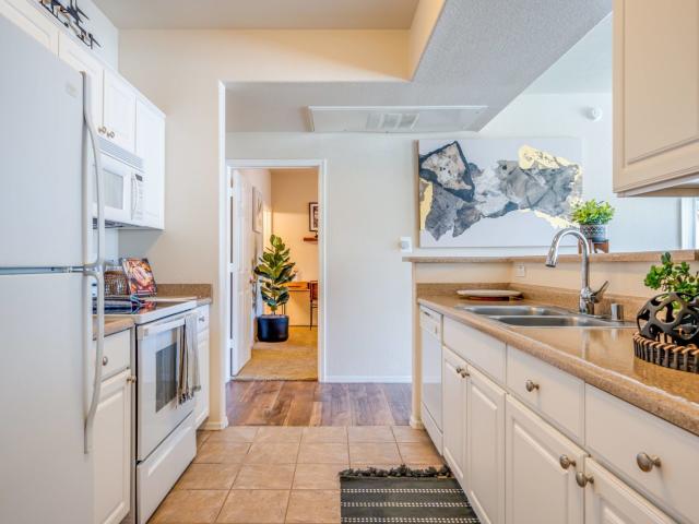 1 BR, 1 BA Apartment 12740 W Indian School Rd Unit EE216, Avondale, AZ 85392