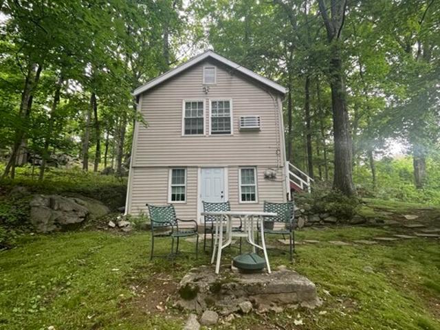 1 BR, 1 BA Apartment 1286 Long Ridge Road, Unit Upper Cottage, Stamford, CT 06903