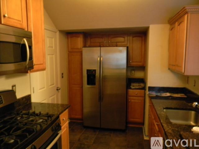 1 BR, 1 BA Apartment 12894 Fair Briar Lane, Unit Gate of Fairlakes, Fairfax, VA 22033