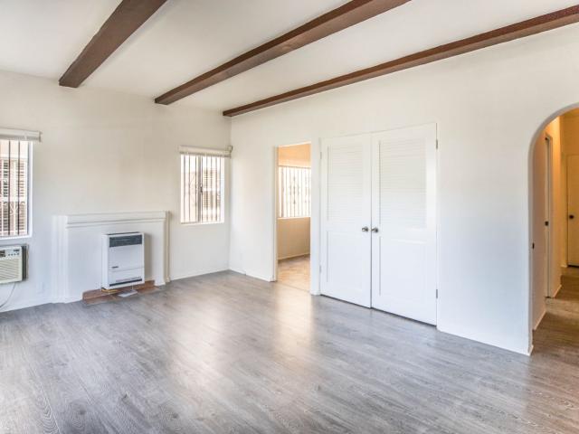 1 BR, 1 BA Apartment 129 S. Canon Dr Beverly Hills, CA 90212