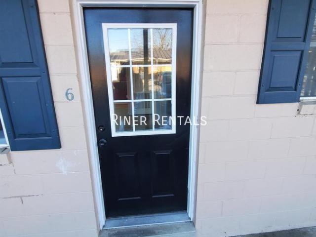 1 BR, 1 BA Apartment 133 N. High Street, Harrisonburg, VA 22802