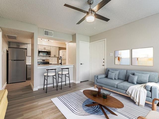 1 BR, 1 BA Apartment 1300 Shady Lane Unit 705, Bedford, TX 76021