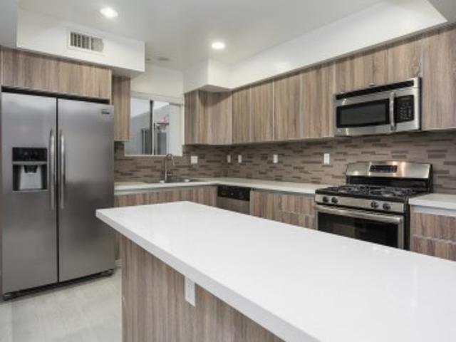 1 BR, 1 BA Apartment 1301 Brockton Avenue Unit 108 2 Private Bathroom, Los Angeles, CA 90025